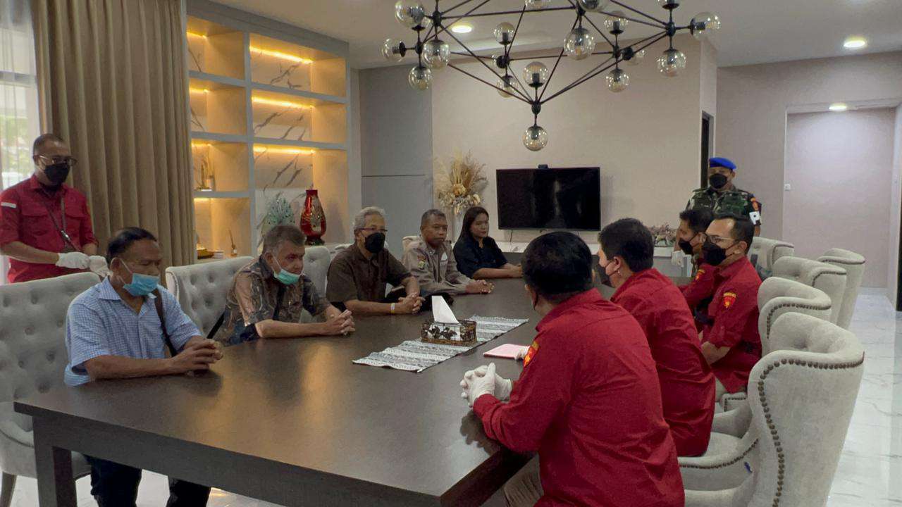 Tim Penyidik Geledah Rumah Dinas Menteri Komunikasi dan Informatika dan ...