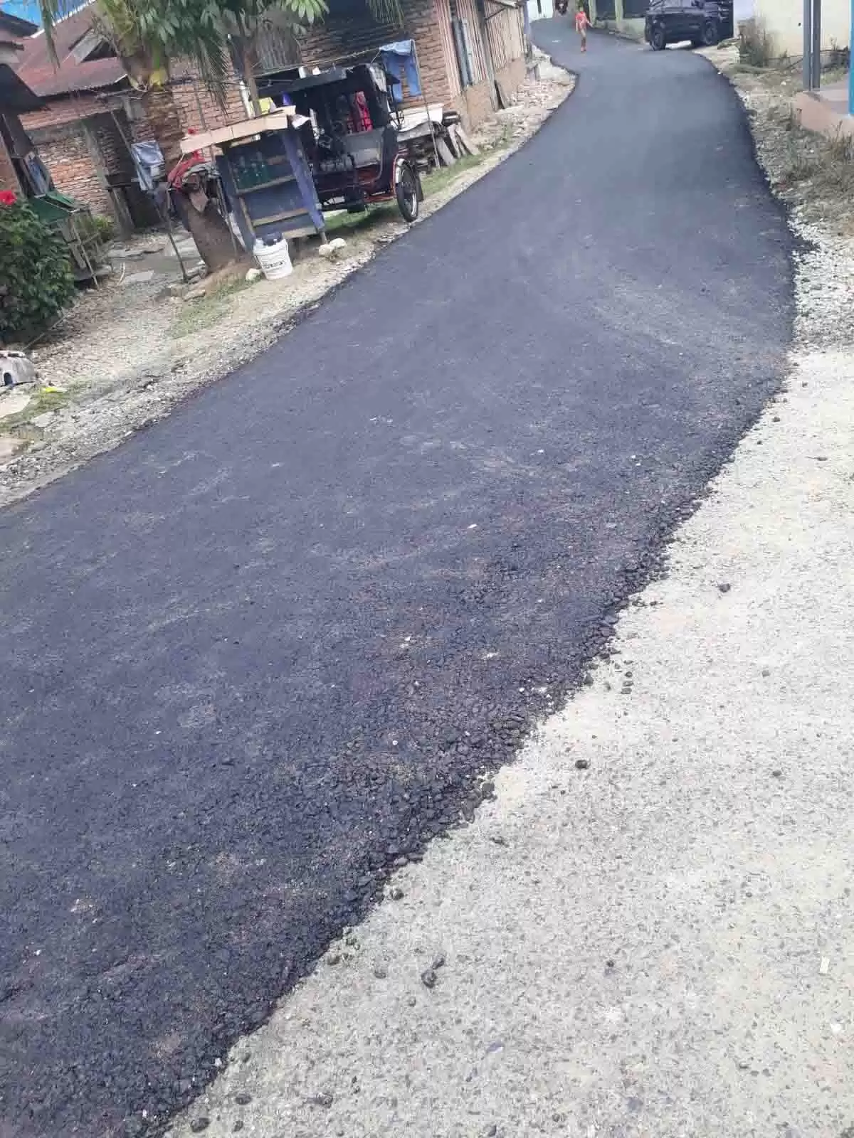 Lebih Tebal Kulit Bawang Dari Proyek Pengaspalan Jalan Air Bersih ...