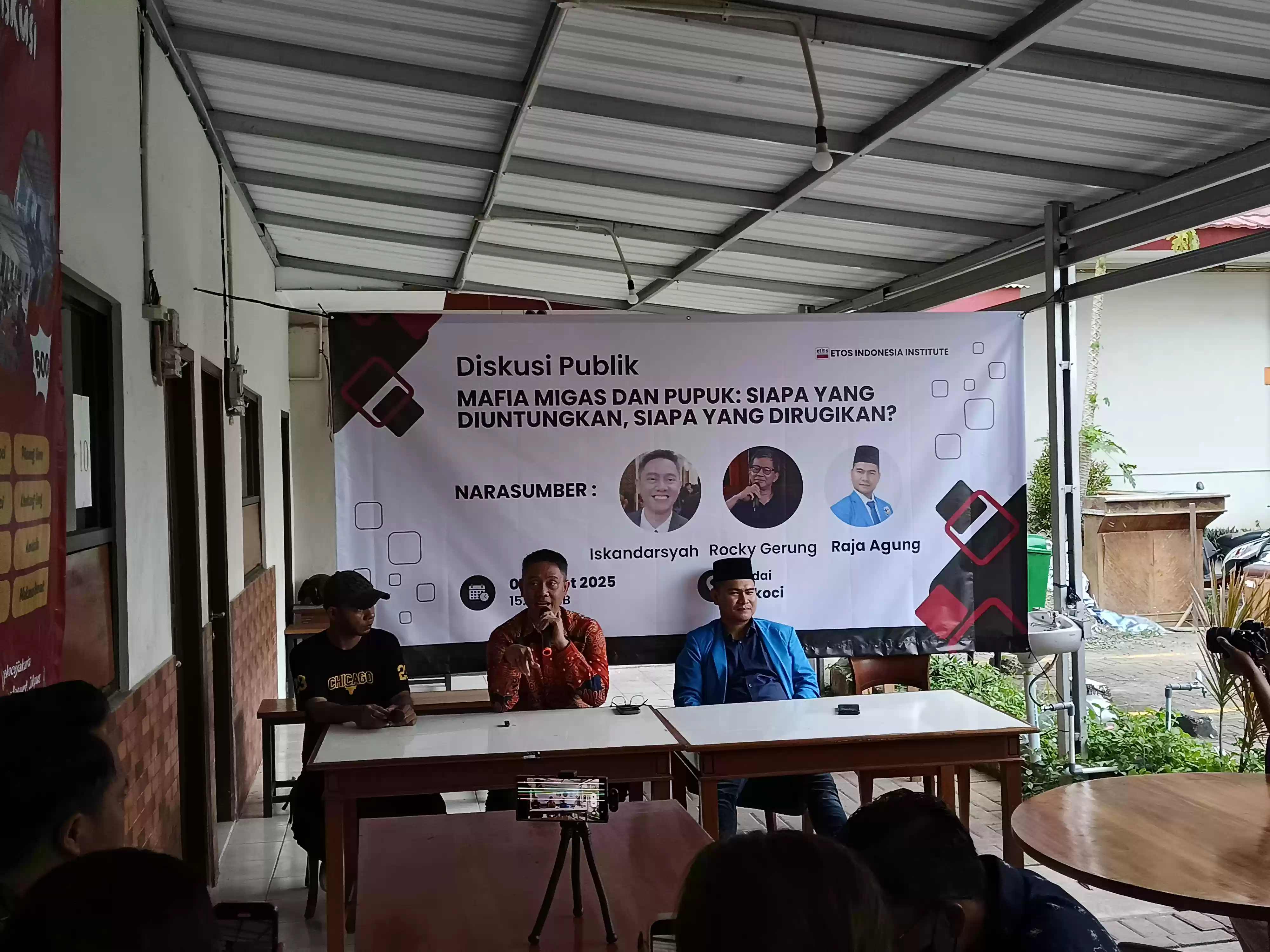 Mendorong Perubahan: Diskusi Publik ETOS untuk Mengatasi Mafia Migas ...