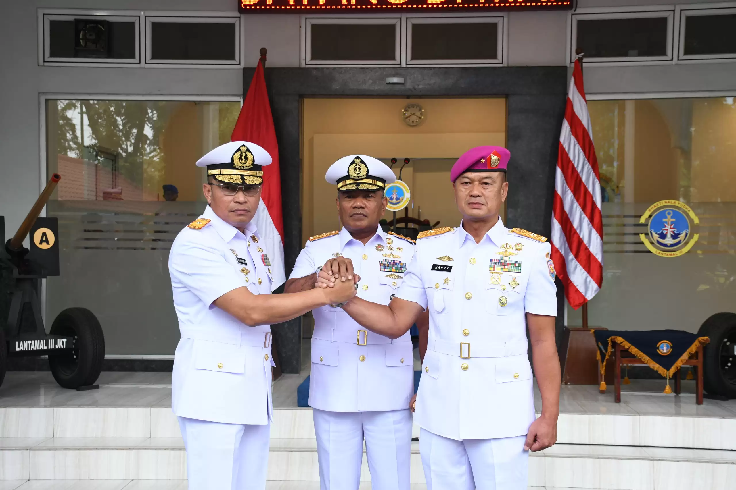 Laksma TNI Uki Prasetia Resmi Jabat Komandan Lantamal III Jakarta ...